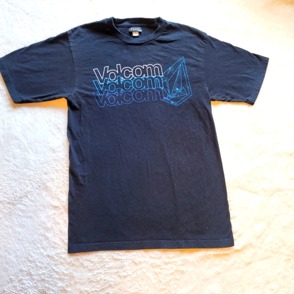 Volcom | Shirts | Volcom Tshirt | Poshmark